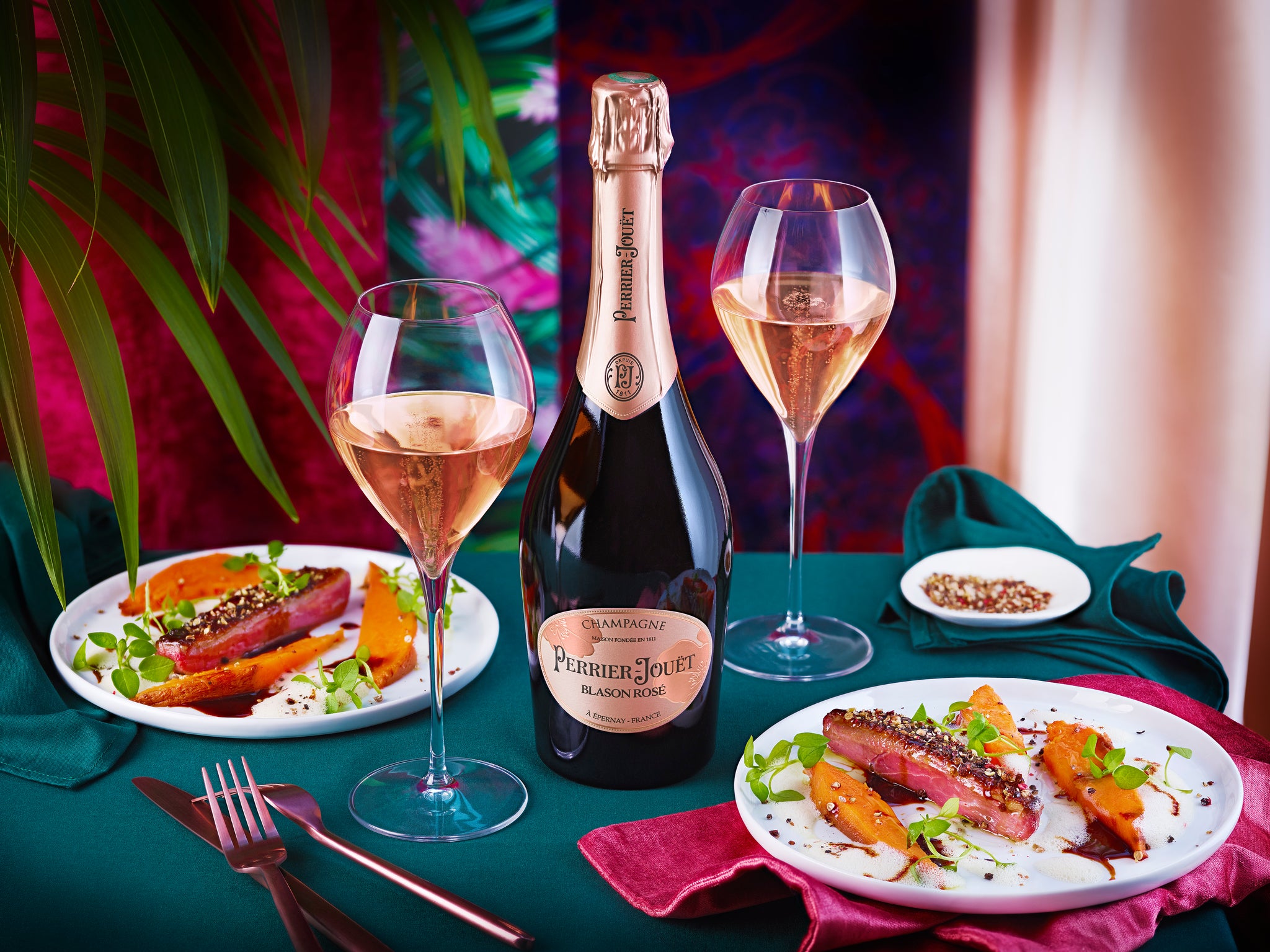 blason_rose_ambiant_image_3.jpg | Perrier-Jouët Worldwide