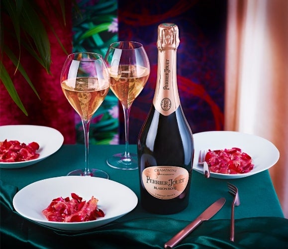 blason_rose_1.png | Perrier-Jouët Worldwide