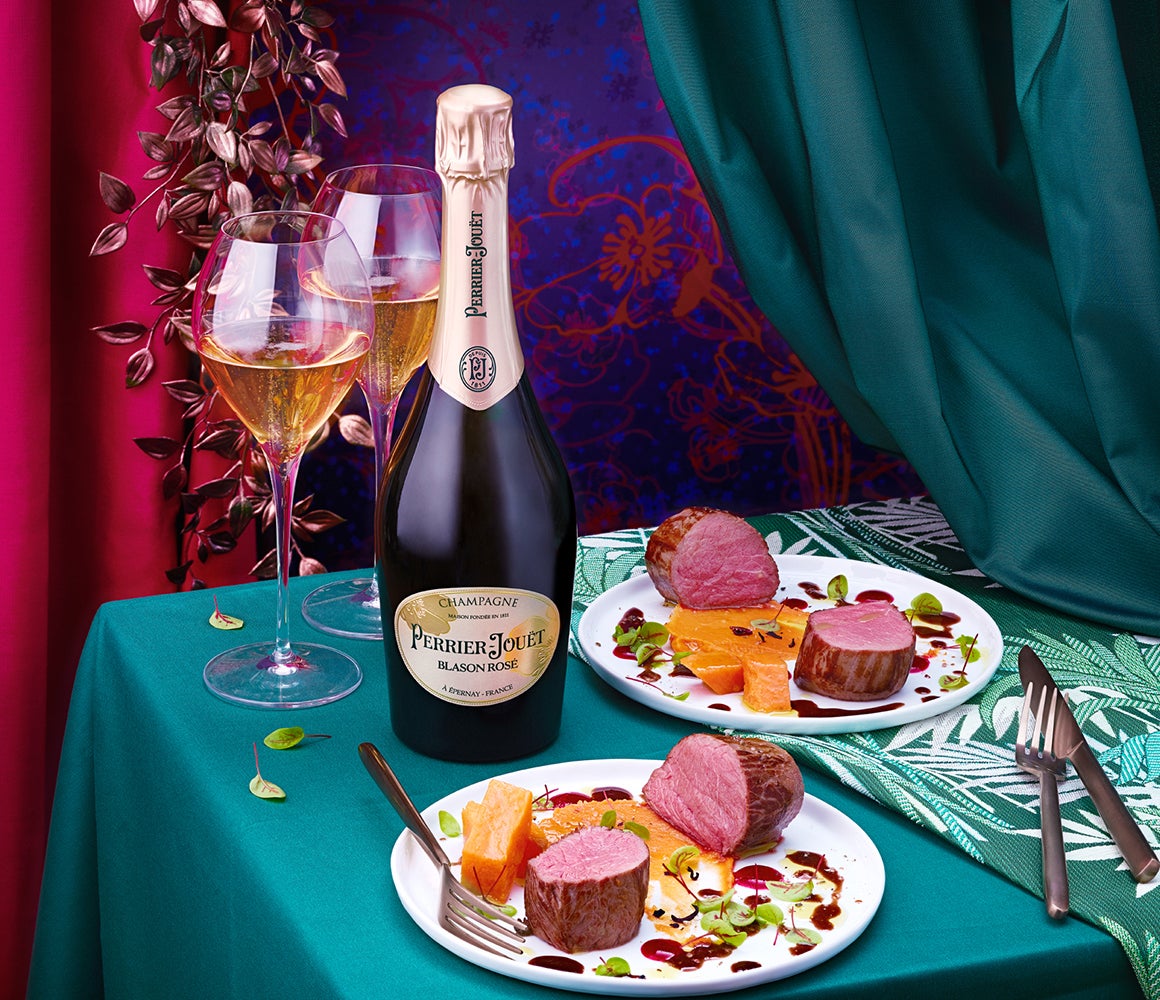 blason_rose_5.png | Perrier-Jouët Worldwide